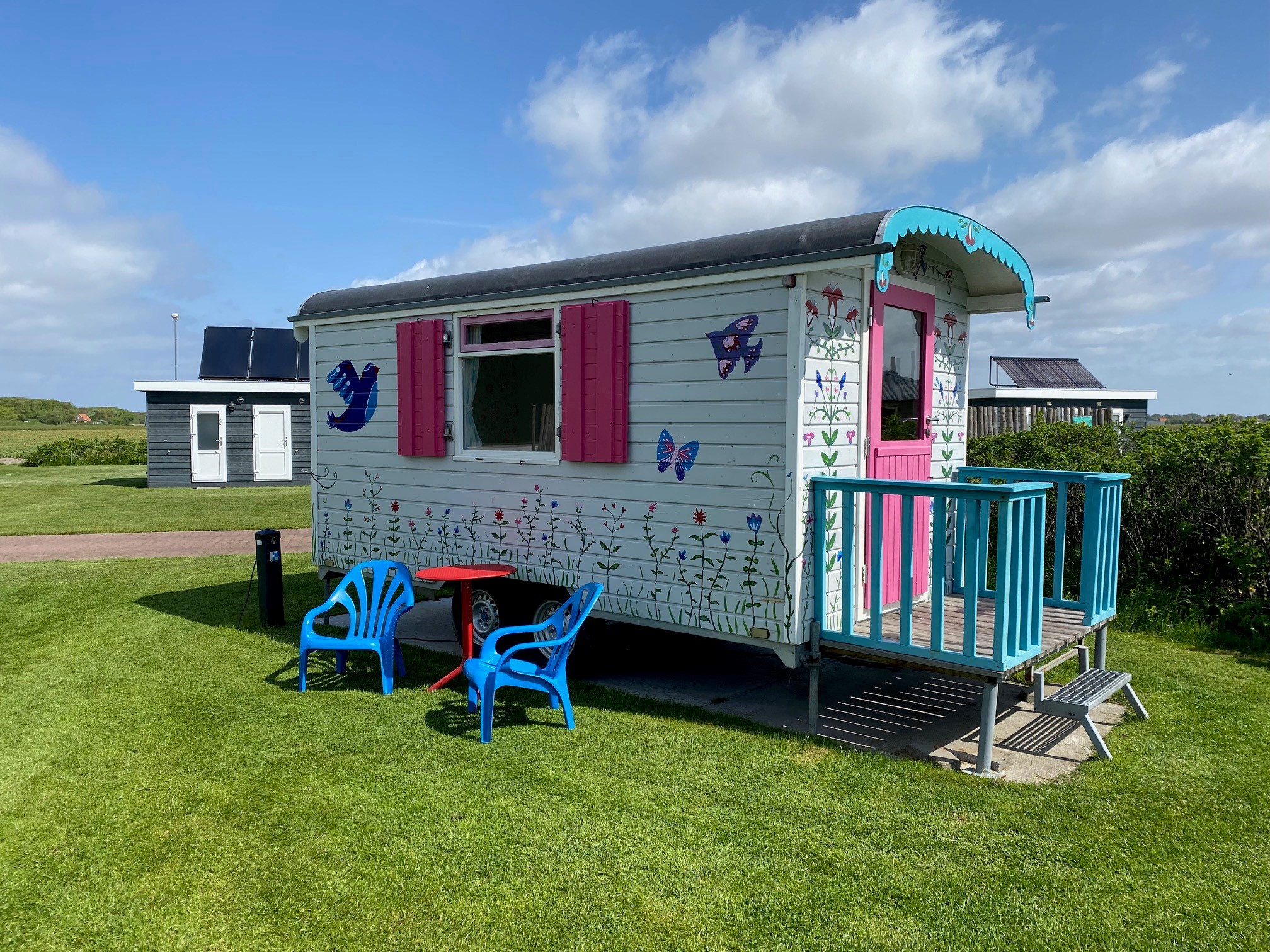 Slapen in de vernieuwde pipowagen - Camping Duinzoomhoeve - Julianadorp aan Zee